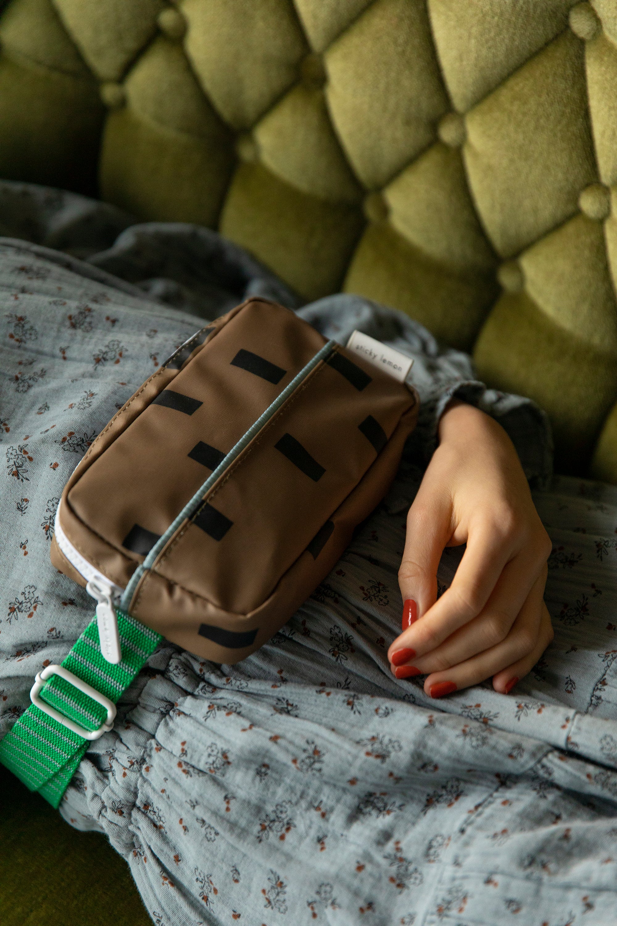 Sticky Lemon Fanny Pack Sprinkles Special Edition, Brassy Green/Apple ...